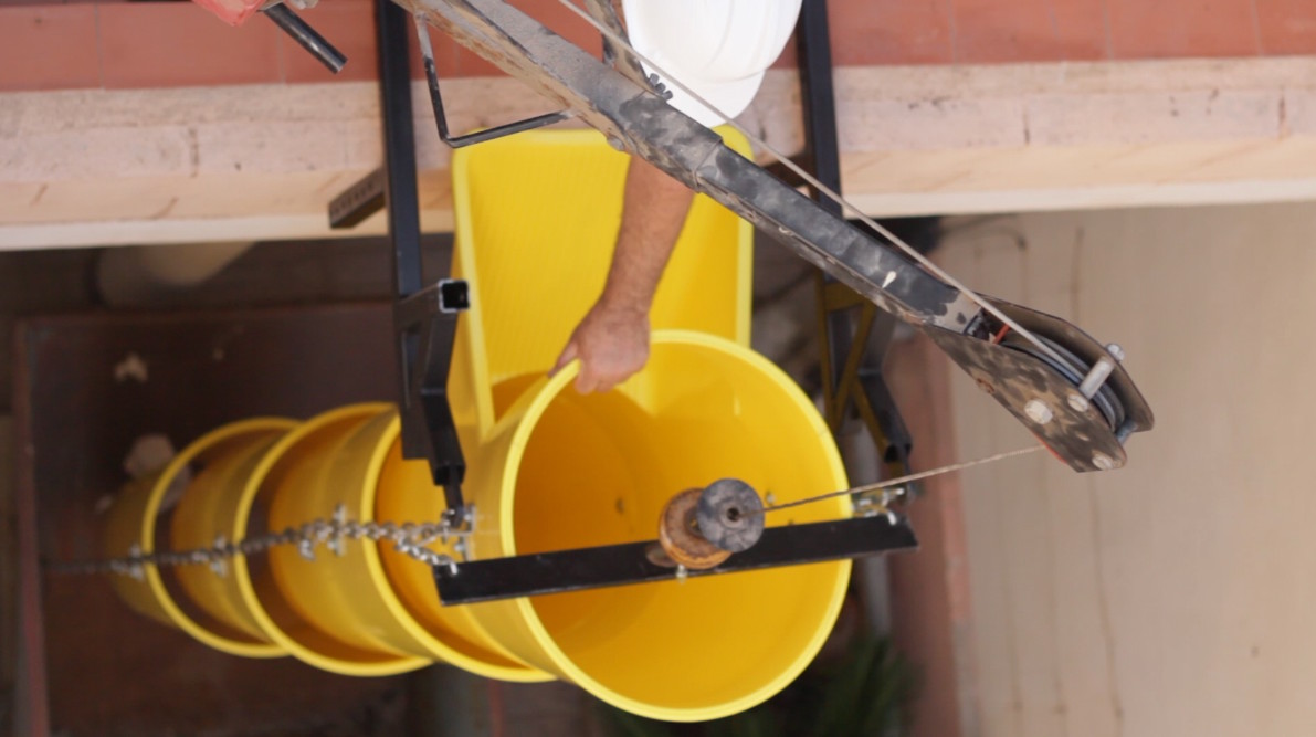 Recommendation for the installation of debris chutes